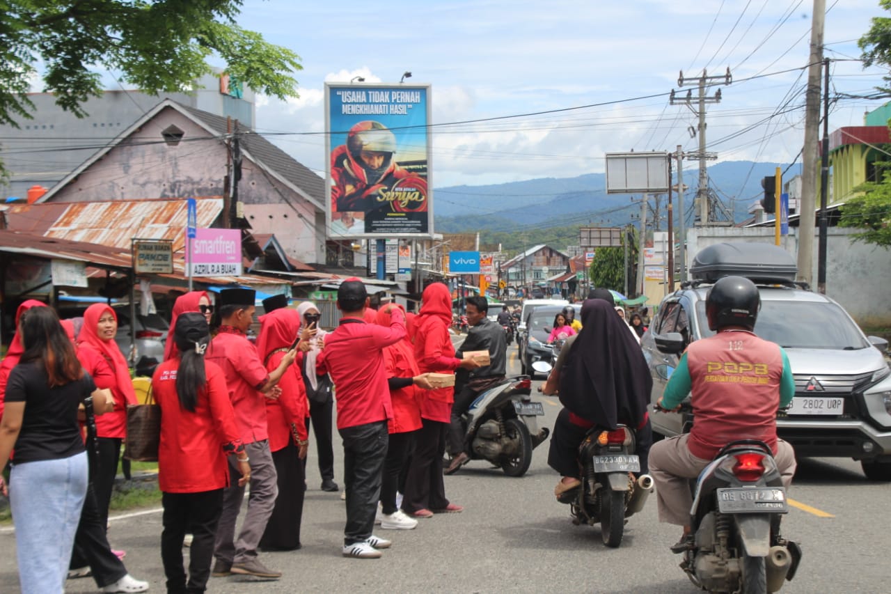PDIP Pesbar Rayakan HUT ke-53 dengan Upacara dan Aksi Sosial